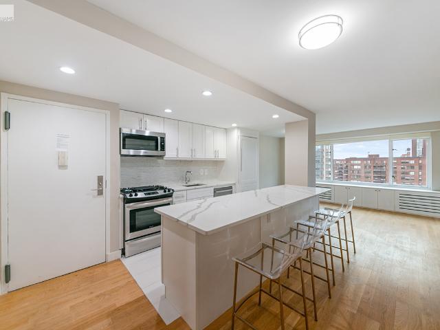 392 Central Park West, New York, NY