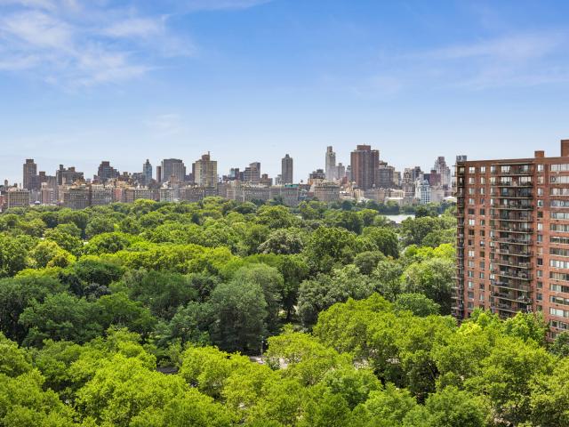 392 Central Park West, New York, NY