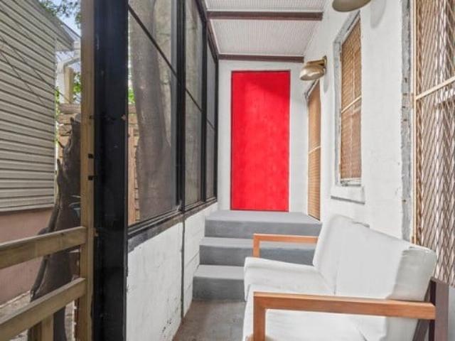 392 Adelphi Street