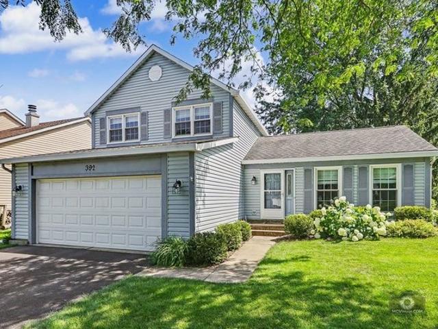 392 Basswood Ct, Carol Stream, IL 60188