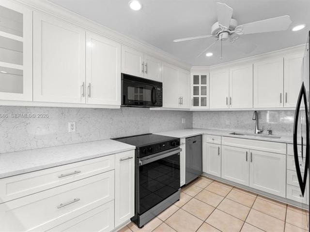 392 Golfview Rd Apt A, North Palm Beach, FL 33408