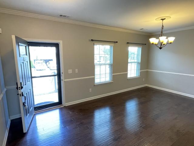 392 Goodman Dr