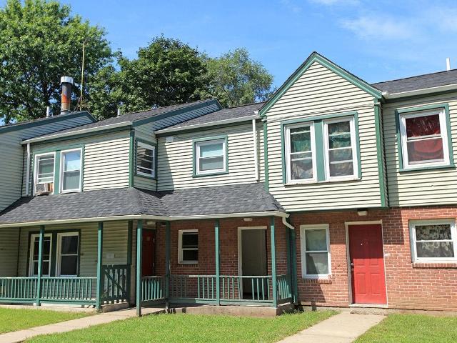 392 Orchard St 4 beds, 1 full bath