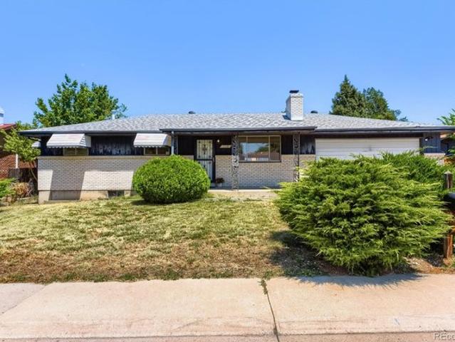 392 S Peoria Cir, Aurora, CO 80012