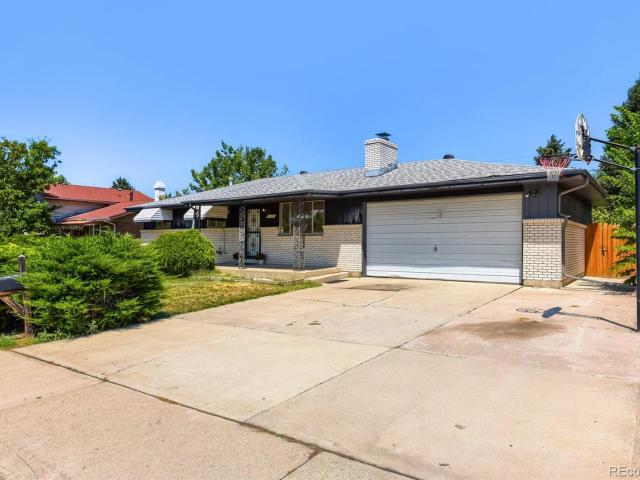 392 S Peoria Circle