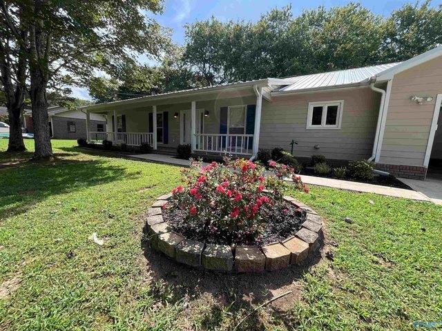 392 Quailwood Ln SE, Priceville, AL 35603