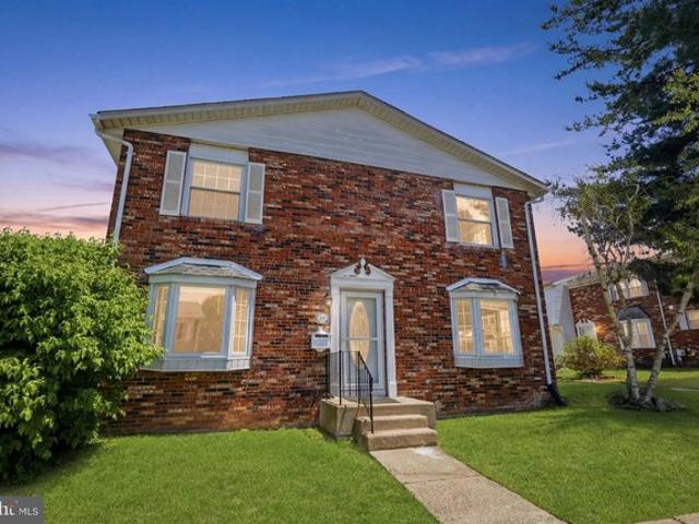 392 Rutgers Ct, Bensalem, PA 19020