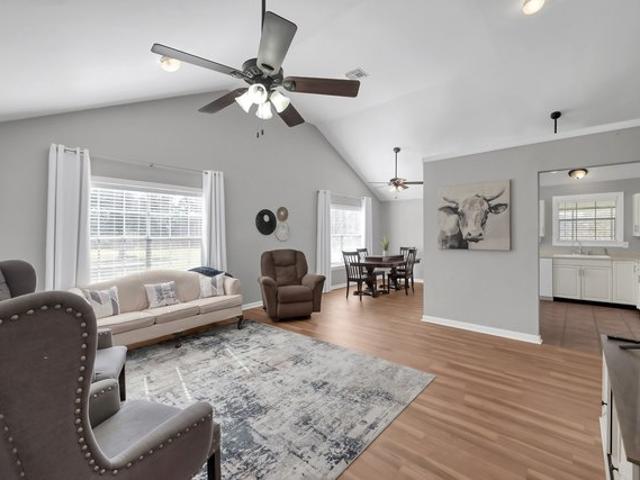 392 Timber Bay Dr, Trinity, TX 75862