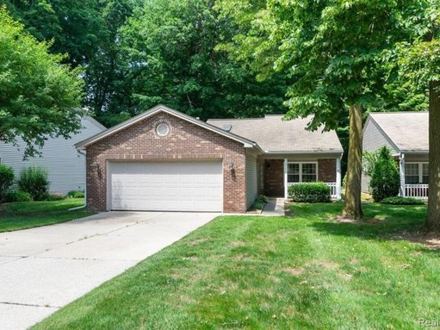 39340 Armstrong Ln, Westland, MI 48185