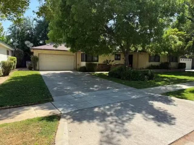 3934 E Rialto Ave, Fresno, CA 93726