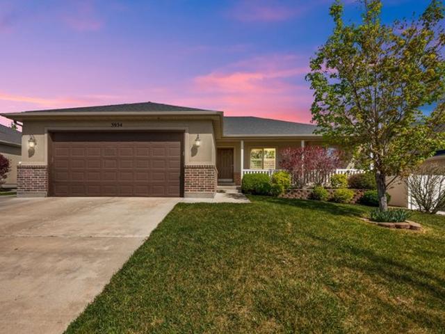 3934 W Dune Buggy Dr S, South Jordan, UT 84009