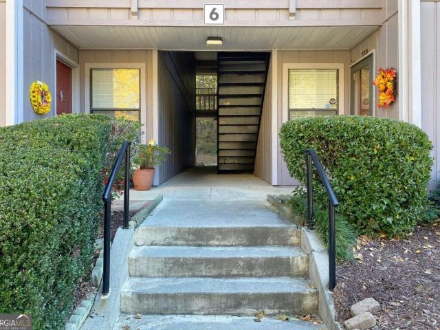 3934 woodridge way