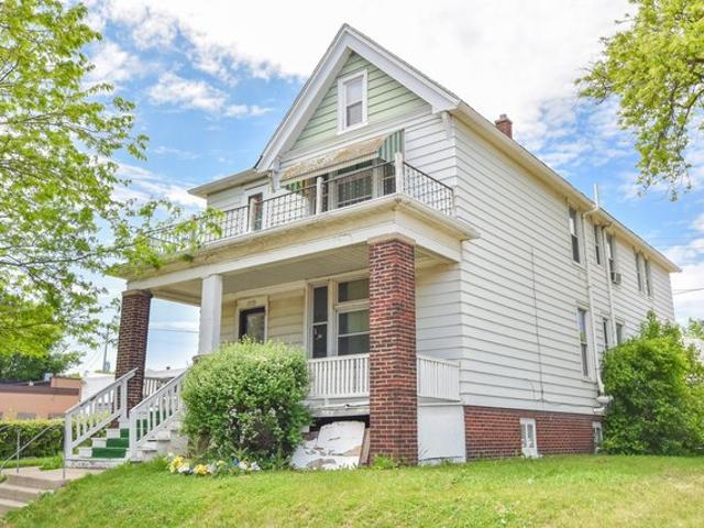 3935 N Palmer St, Milwaukee, WI 53212