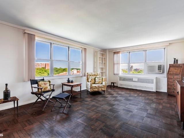 3935 Blackstone Avenue, Bronx, NY