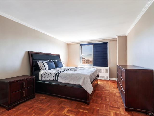 3935 Blackstone Avenue 7D