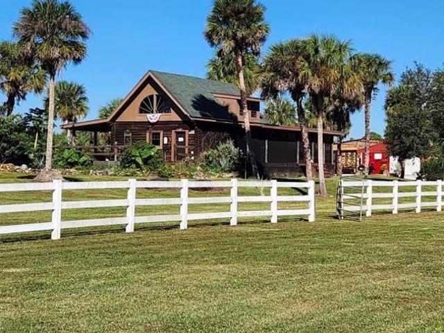 3935 24th Ave SE, Naples, FL 34117