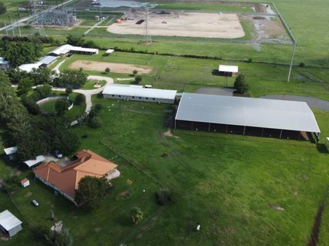 3936 Beasley West End Rd, Beasley, TX 77417