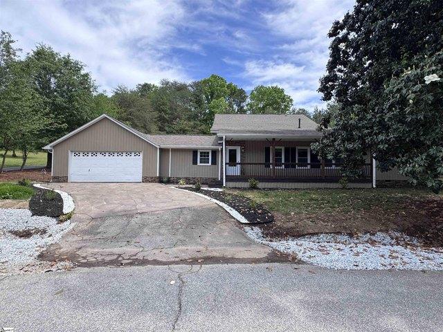3936 Cripple Creek Rd, Greer, SC 29651