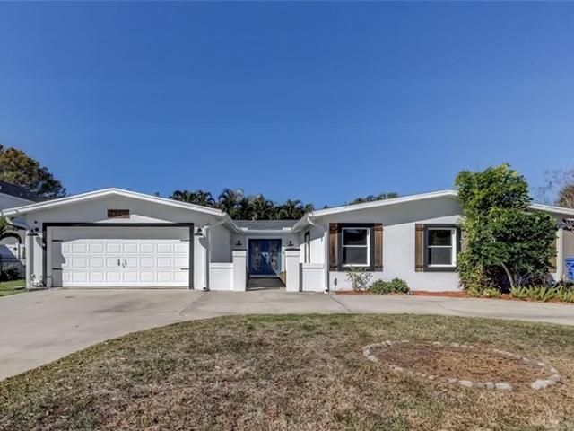 3936 E Eden Roc Cir, Tampa, FL 33634