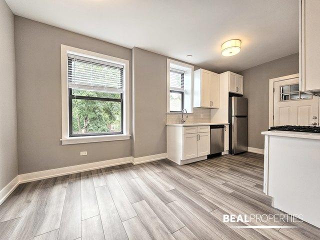 3937 N Janssen Bed Ave Unit 2, Chicago, IL 60613