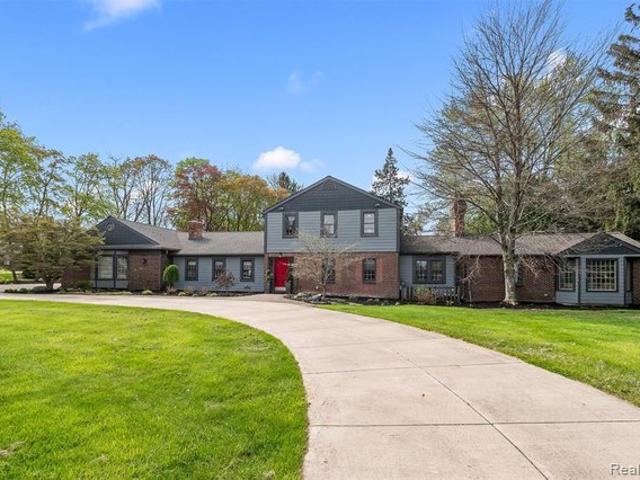 3937 Englewood Ct, West Bloomfield Township, MI 48323
