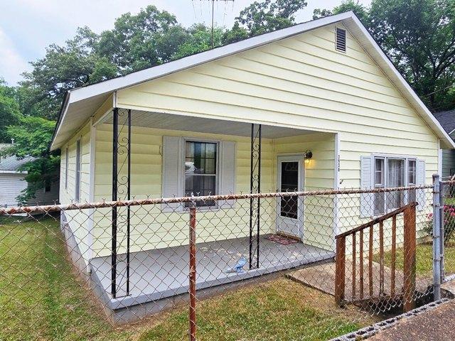 3938 Arkwright St, Lupton City, TN 37351