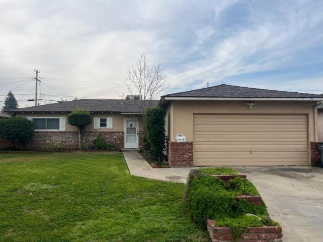 3938 East Ashcroft Avenue, Fresno, CA 93726