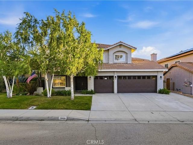 3938 Sungate Dr, Palmdale, CA 93551