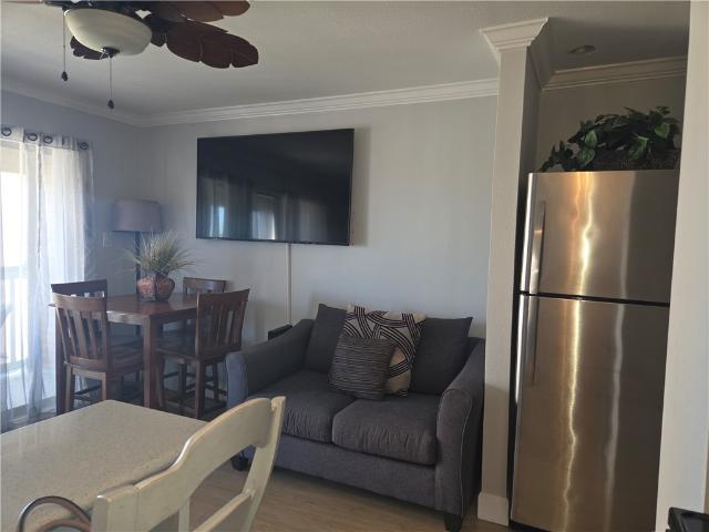 3938 Surfside Boulevard 3325