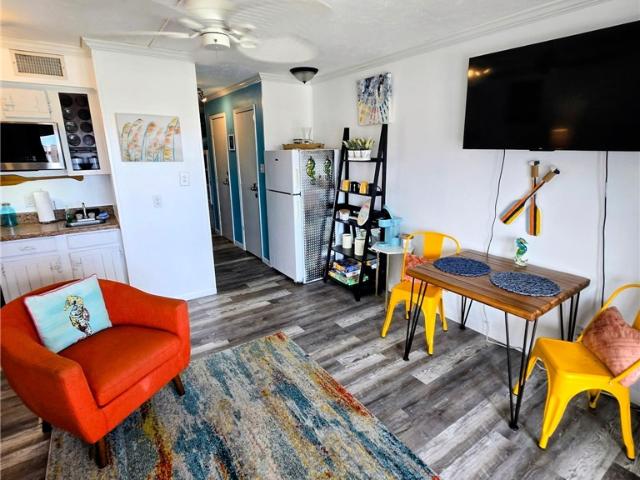 3938 Surfside Boulevard 3330