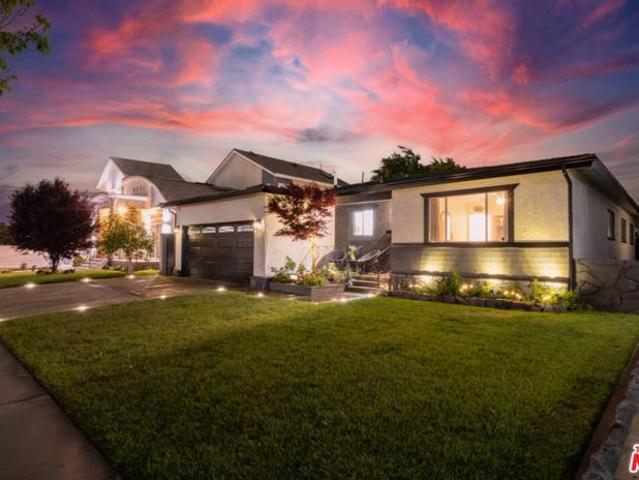 3938 Thornburgh Pl, Torrance, CA 90504