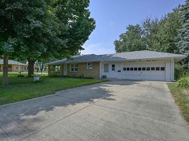 3939 Old Lakeport Rd, Sioux City, IA 51106