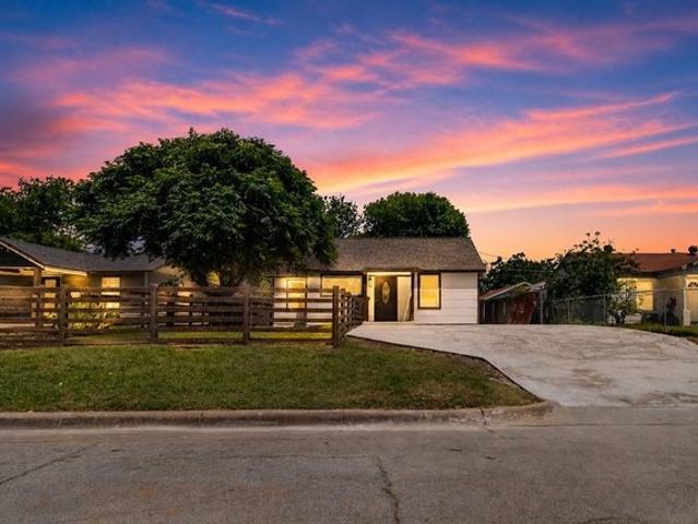 3939 E 4th St, Fort Worth, TX 76111