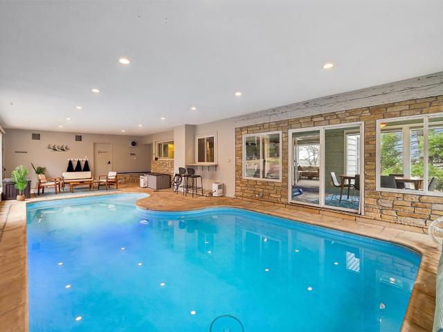 3939 River Oaks Drive