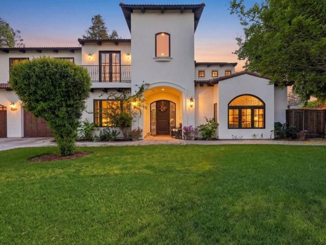3939 W Robinwood Ave, Visalia, CA 93291