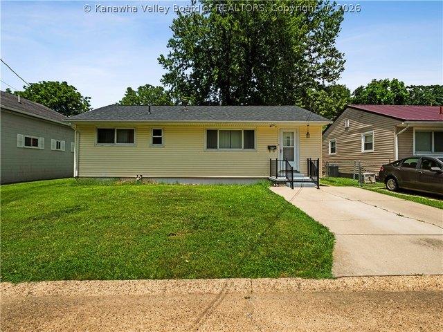 3939 39th St E, Nitro, WV 25143