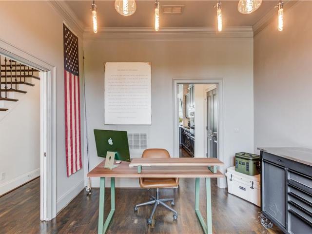 3930 Charleston Market Street 218