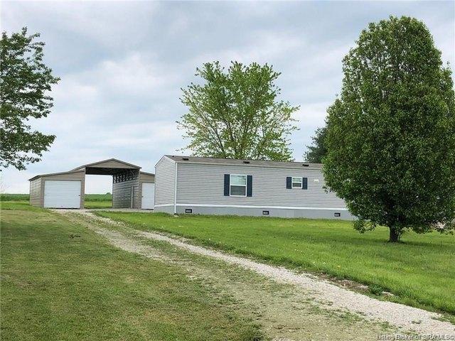 3930 E Dutch Creek Ct, Pekin, IN 47165