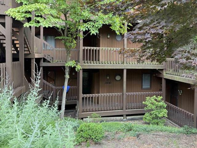 3930 E Eagle Bay Dr, Bloomington, IN 47401
