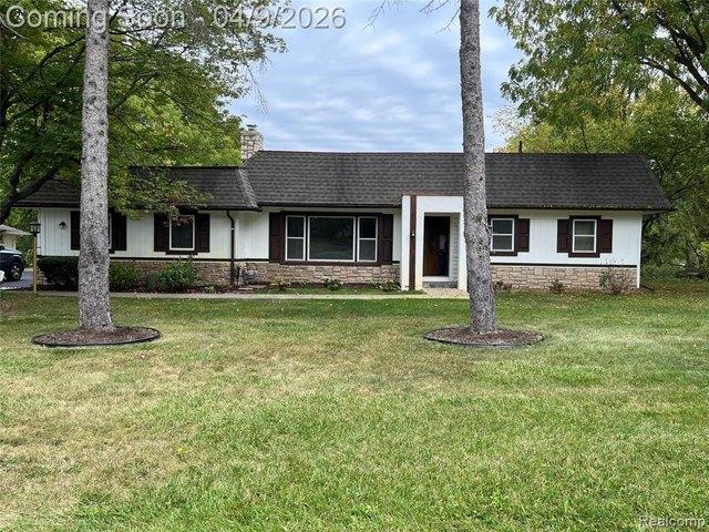 3930 Harris Ln, West Bloomfield Township, MI 48323