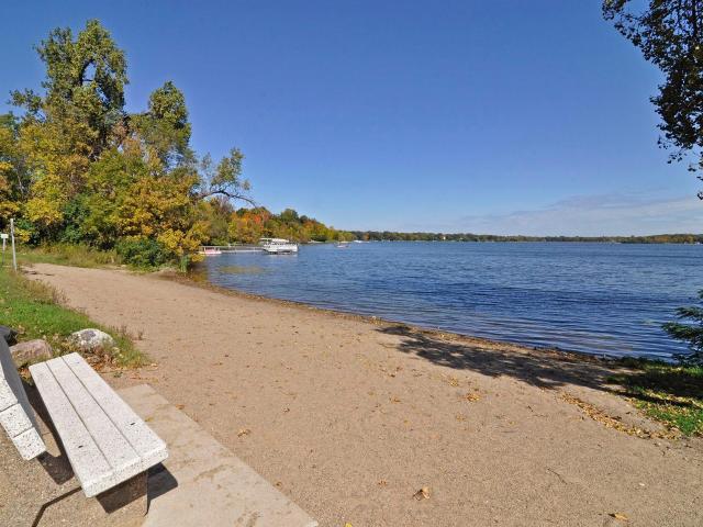 3930 Stratford Ln, Chanhassen, MN 55331 | MLS #6818