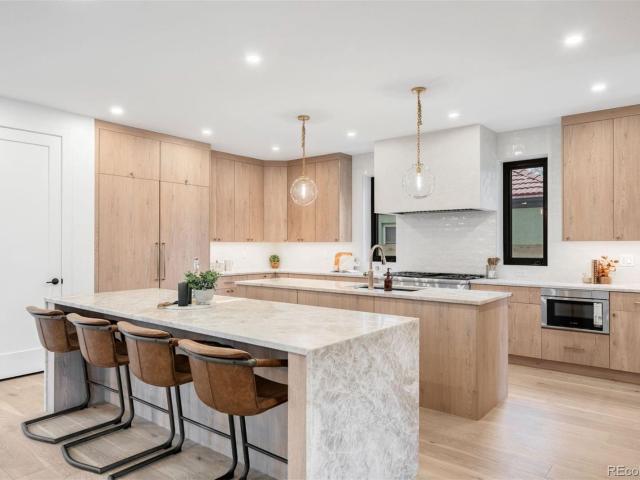 3930 W Byron Place
