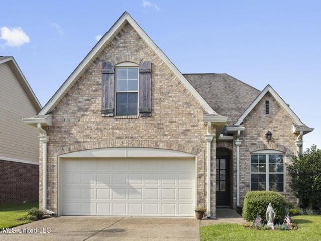 3931 Acadian Village Dr, Ocean Springs, MS 39564