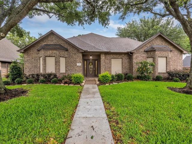 3931 Bolivia Dr, Pasadena, TX 77504