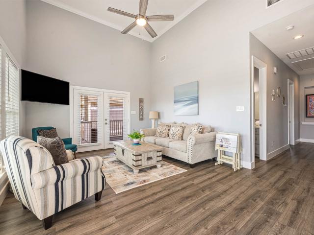 3931 Laguna Drive