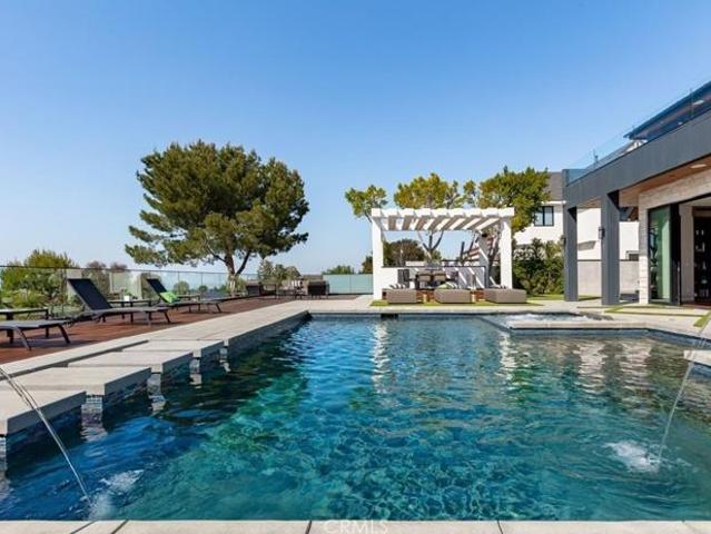 3931 Vista Linda Dr, Encino, CA 91316