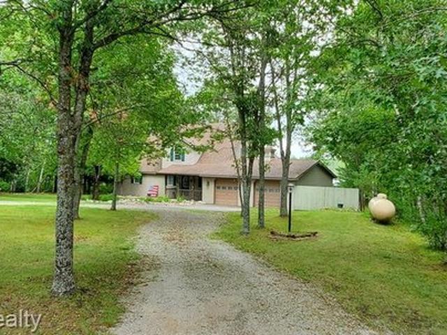 3931 Warbler Ln, Mentor Township, MI 48647