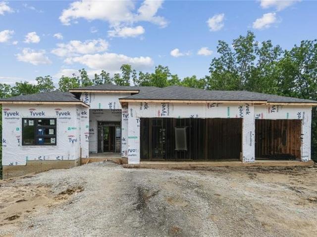 3931 Windfall Dr NW, Cedar Rapids, IA 52405