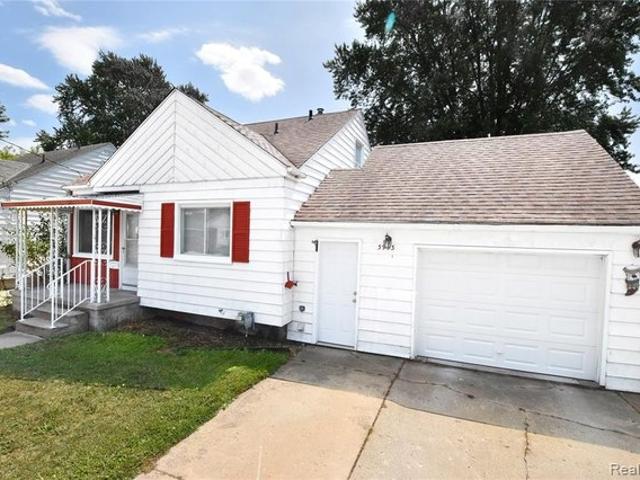 3933 Clairmont St, Flint, MI 48532