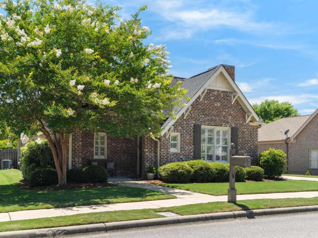 3933 Cotswold Drive S